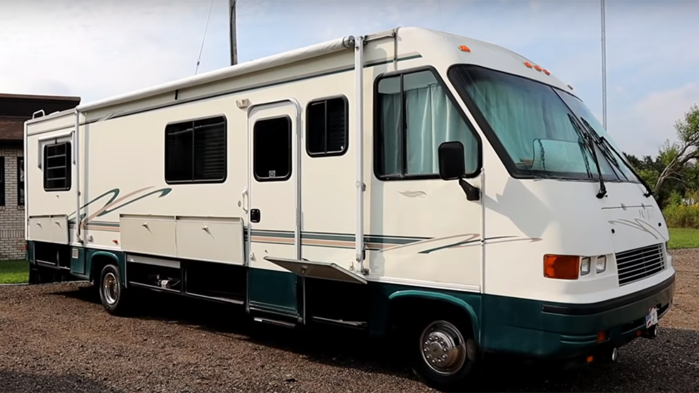 What to Do When Your RV Windshield Cracks in Phoenix